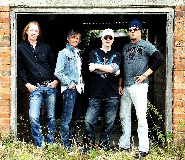 Strangeways reunion with American singer Terry BrockStrangeways reunion ...