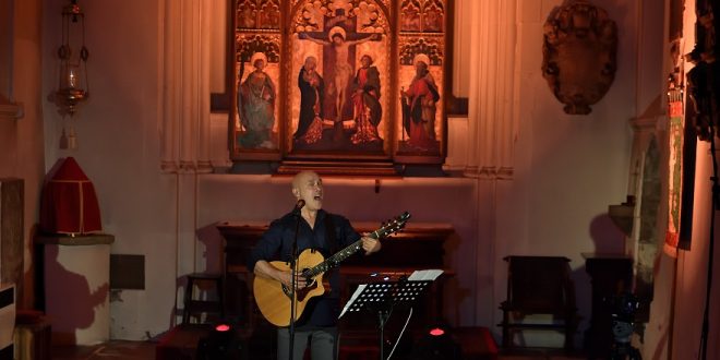 Dan Reed, Solo Acoustic, live at St Pancras Old Church, London ...